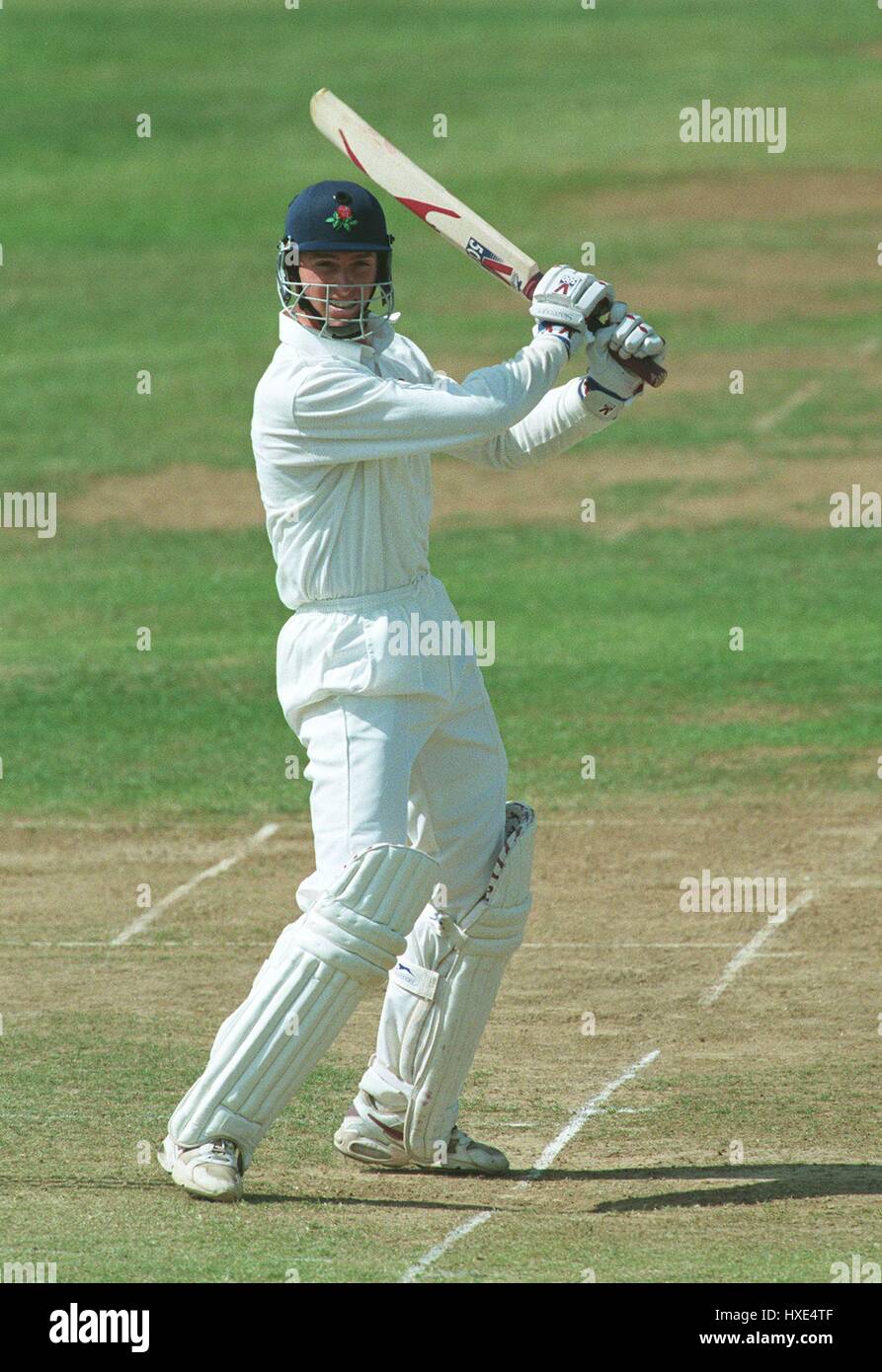 JOHN CRAWLEY LANCASHIRE CCC 28 June 1995 Stock Photo - Alamy