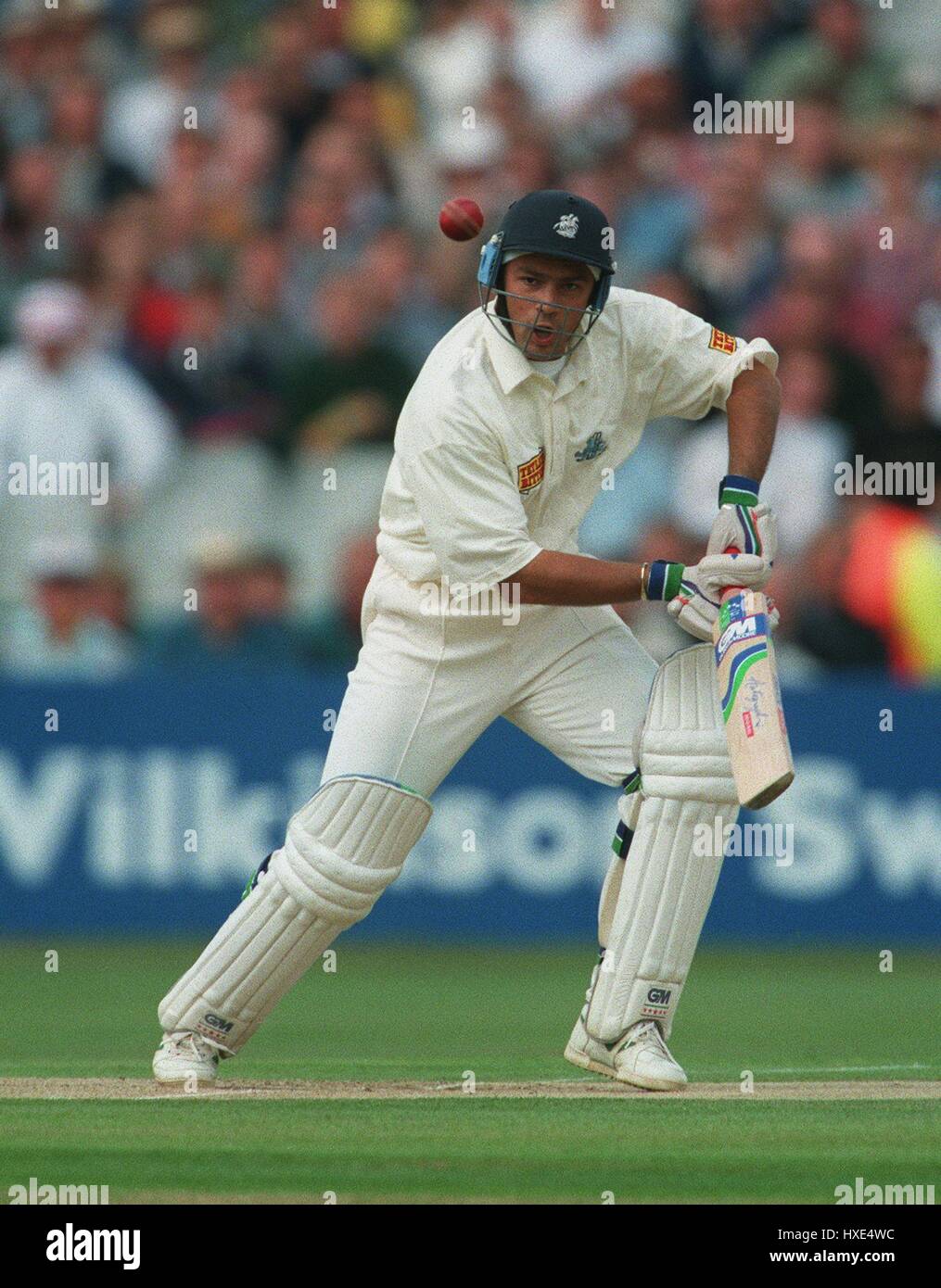 MARK RAMPRAKASH ENGLAND & MIDDLESEX CCC 25 June 1995 Stock Photo - Alamy