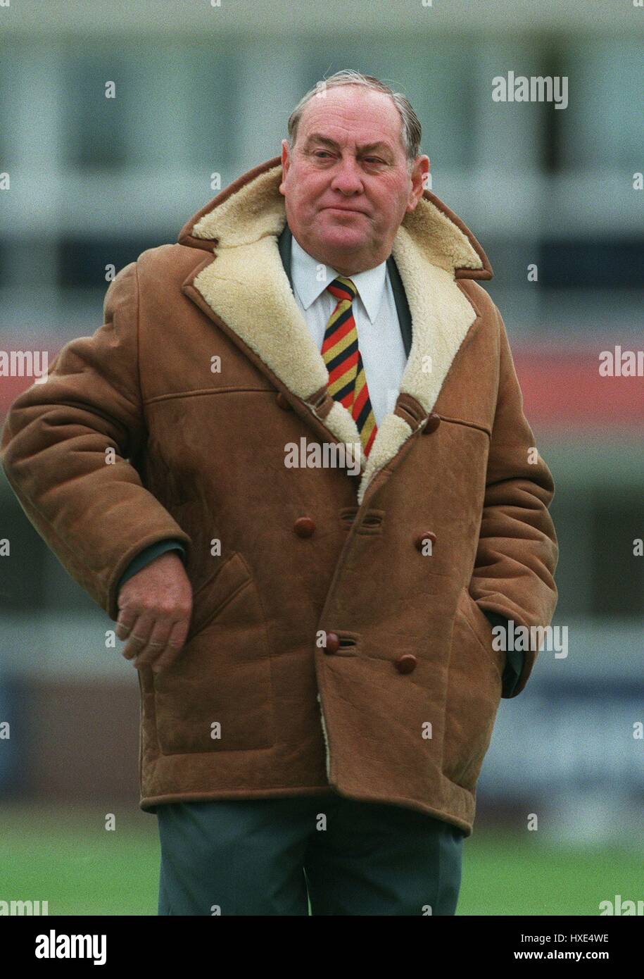 RAY ILLINGWORTH ENGLAND CRICKET MANAGER 25 June 1995 Stock Photo - Alamy