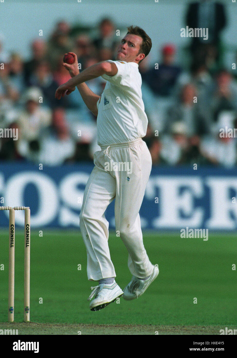 CRAIG WHITE ENGLAND & YORKSHIRE CCC 18 July 1994 Stock Photo - Alamy