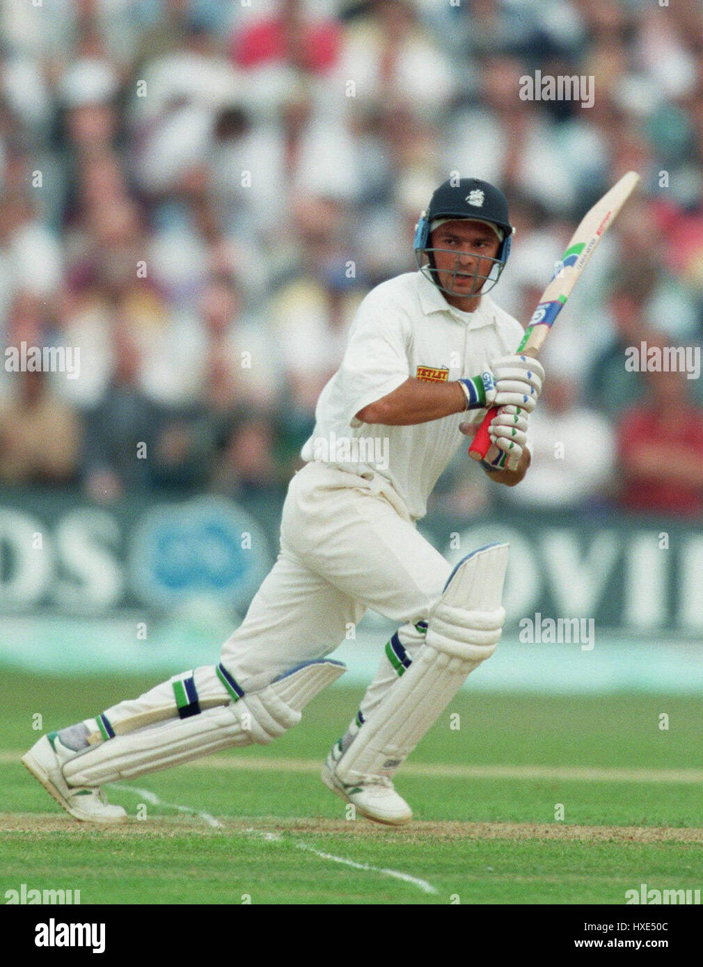 MARK RAMPRAKASH ENGLAND & MIDDLESEX CCC 01 June 1995 Stock Photo - Alamy