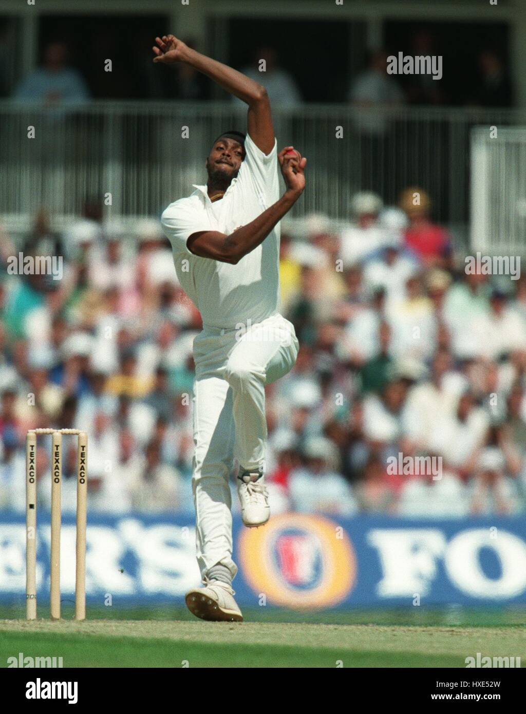 Cricket Courtney Walsh High Resolution Stock Photography and Images - Alamy