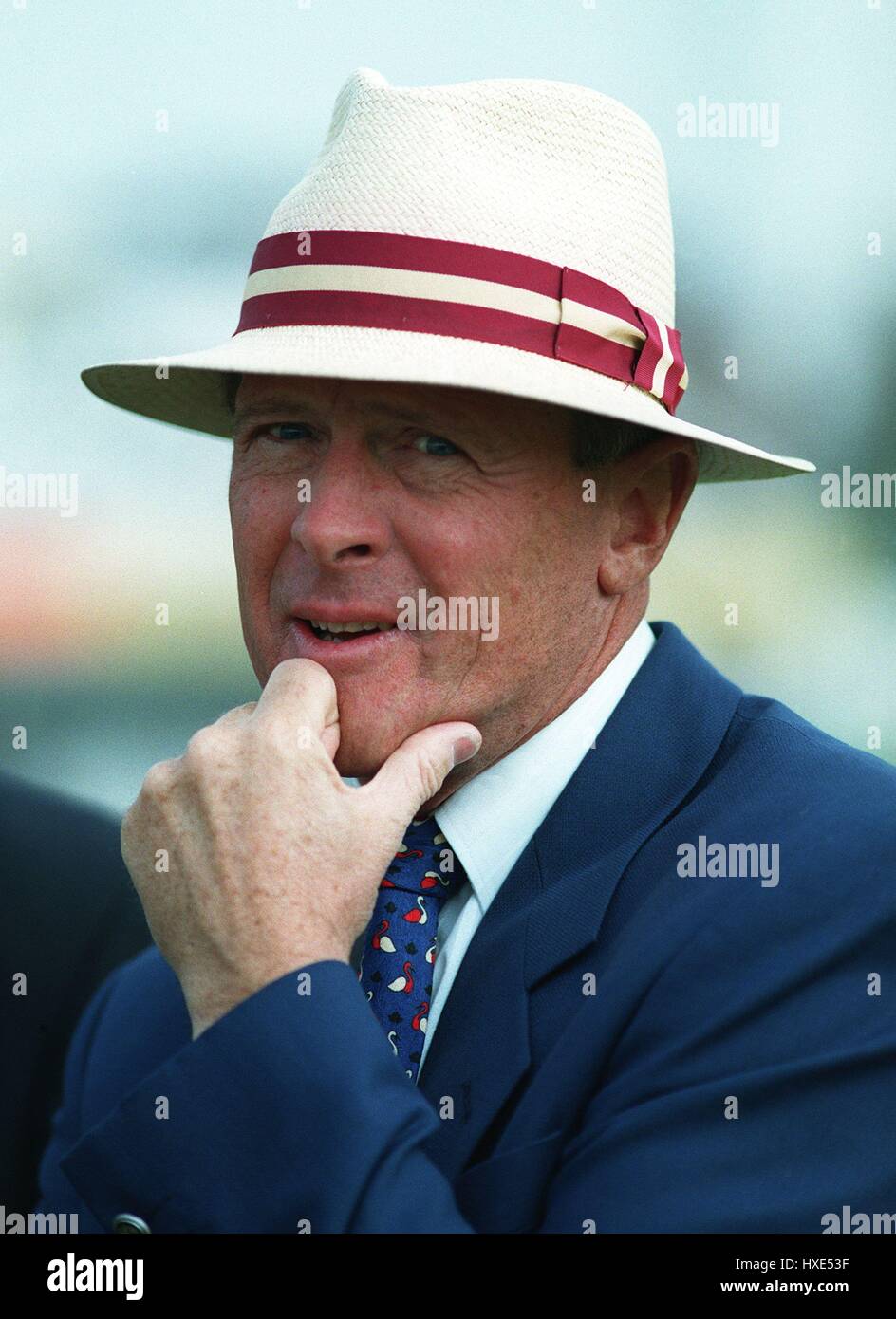 GEOFFREY BOYCOTT TV PRESENTER 31 May 1995 Stock Photo - Alamy