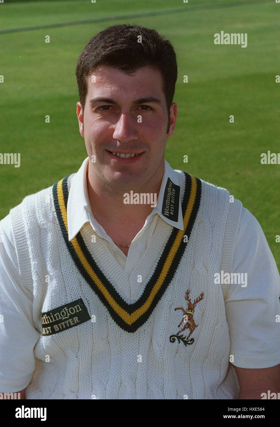 RICHARD BATES NOTTINGHAMSHIRE CCC 12 April 1995 Stock Photo - Alamy