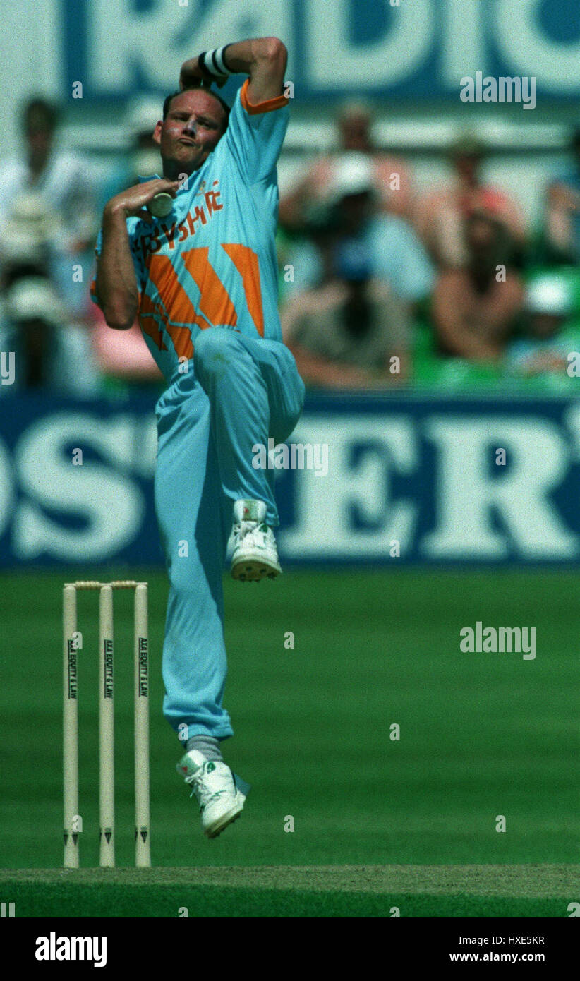 SIMON BASE DERBYSHIRE CCC 08 July 1993 Stock Photo - Alamy