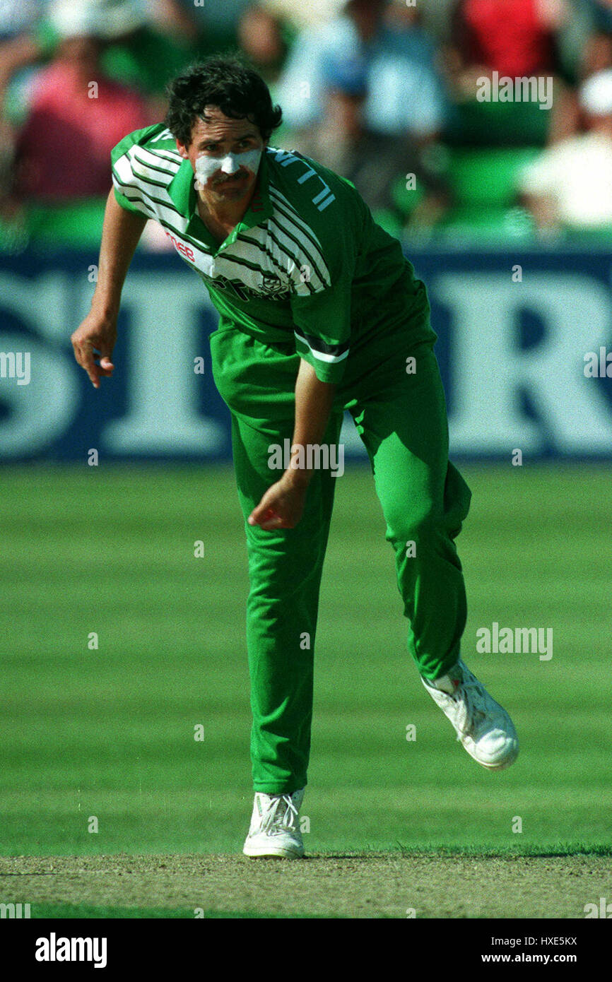 RICHARD ILLINGWORTH WORCESTERSHIRE CCC 08 July 1993 Stock Photo - Alamy