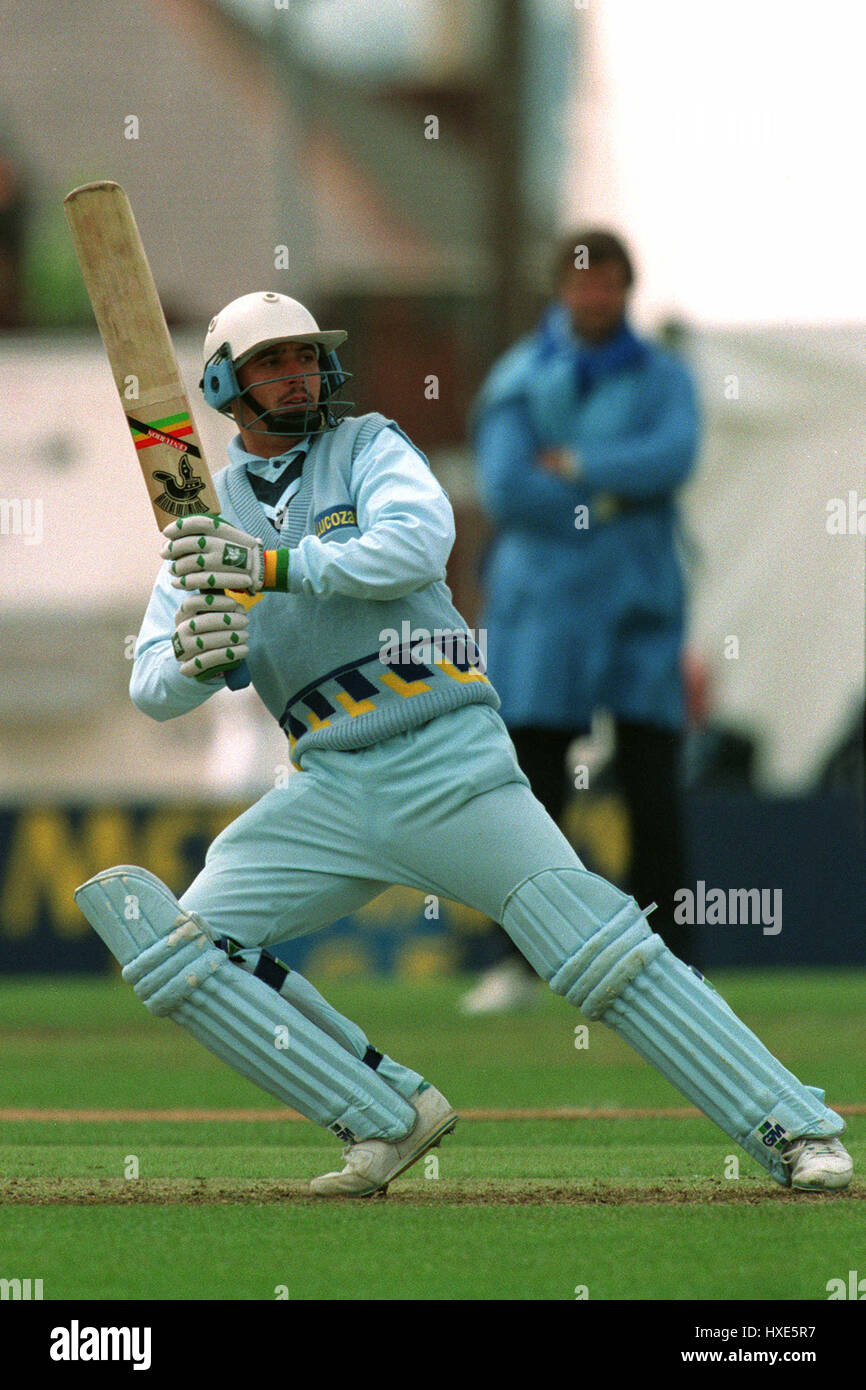 PAUL WEEKES MIDDLESEX CCC 15 June 1993 Stock Photo - Alamy