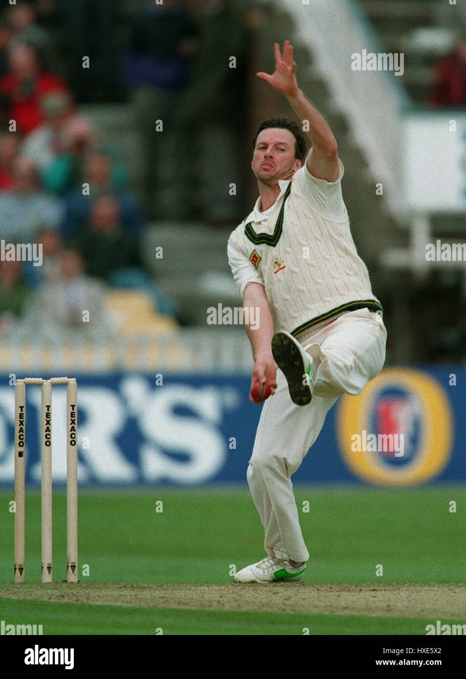 Steve waugh bowling hi-res stock photography and images - Alamy