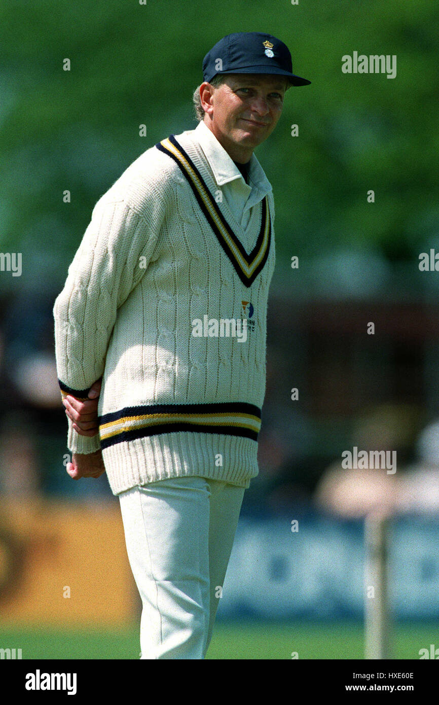 DAVID GOWER HAMPSHIRE CCC 13 May 1993 Stock Photo - Alamy