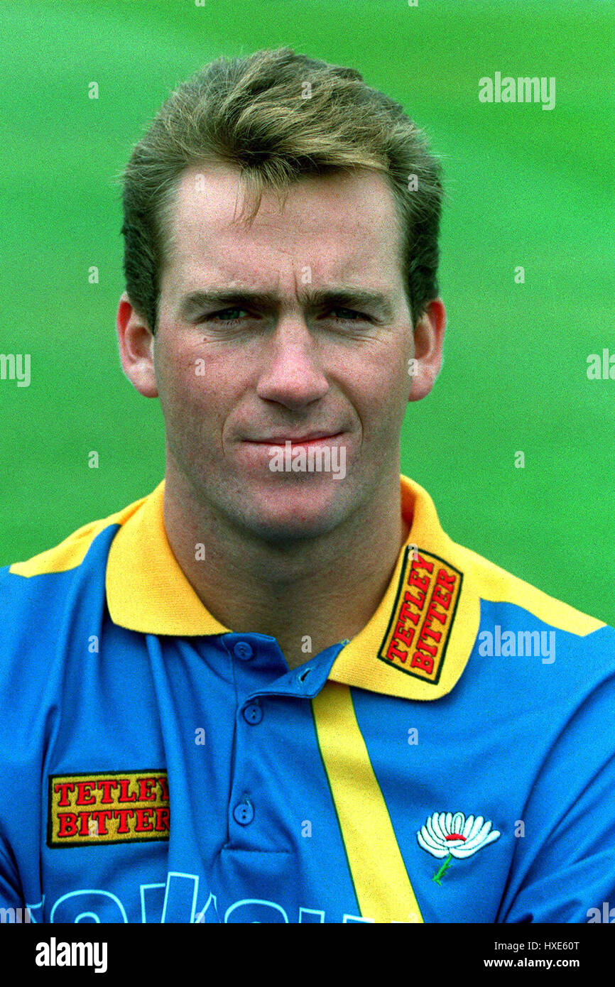 CRAIG WHITE YORKSHIRE CCC 15 April 1993 Stock Photo - Alamy