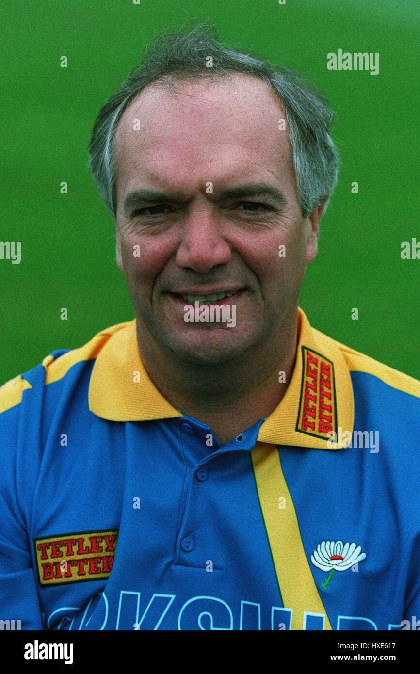 PHIL CARRICK YORKSHIRE CCC 15 April 1993 Stock Photo - Alamy