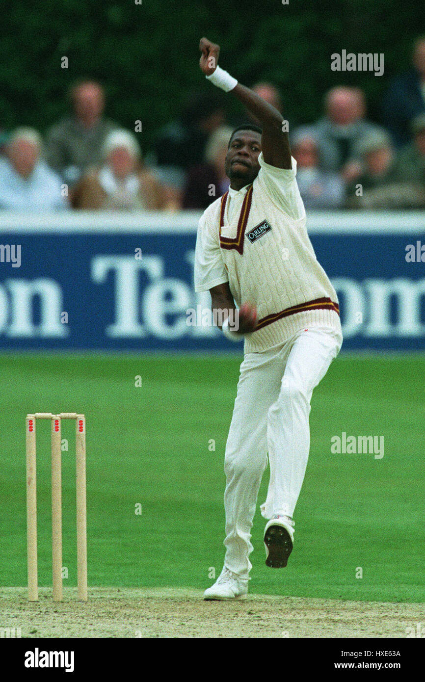 CURTLY AMBROSE NORTHAMPTONSHIRE CCC 11 May 1992 Stock Photo - Alamy