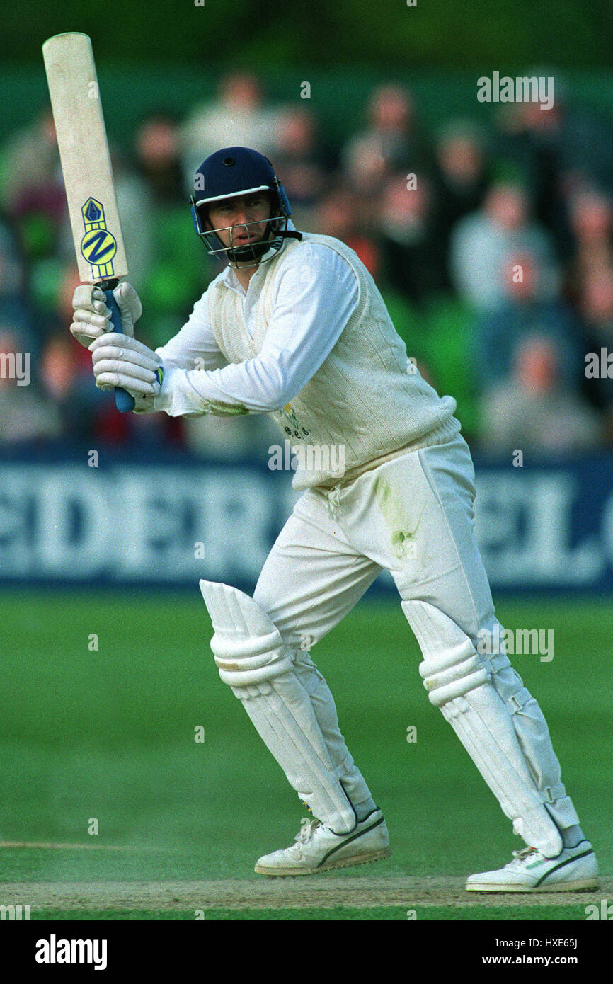 CHRISTOPHER COWDREY GLAMORGAN CCC 24 April 1992 Stock Photo - Alamy