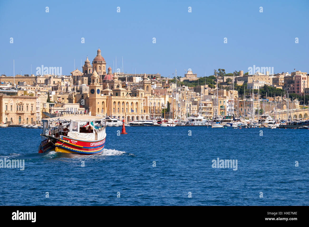 Birgu, MALTA - JULY 24, 2015: The view of historical buildings of Birgu ...
