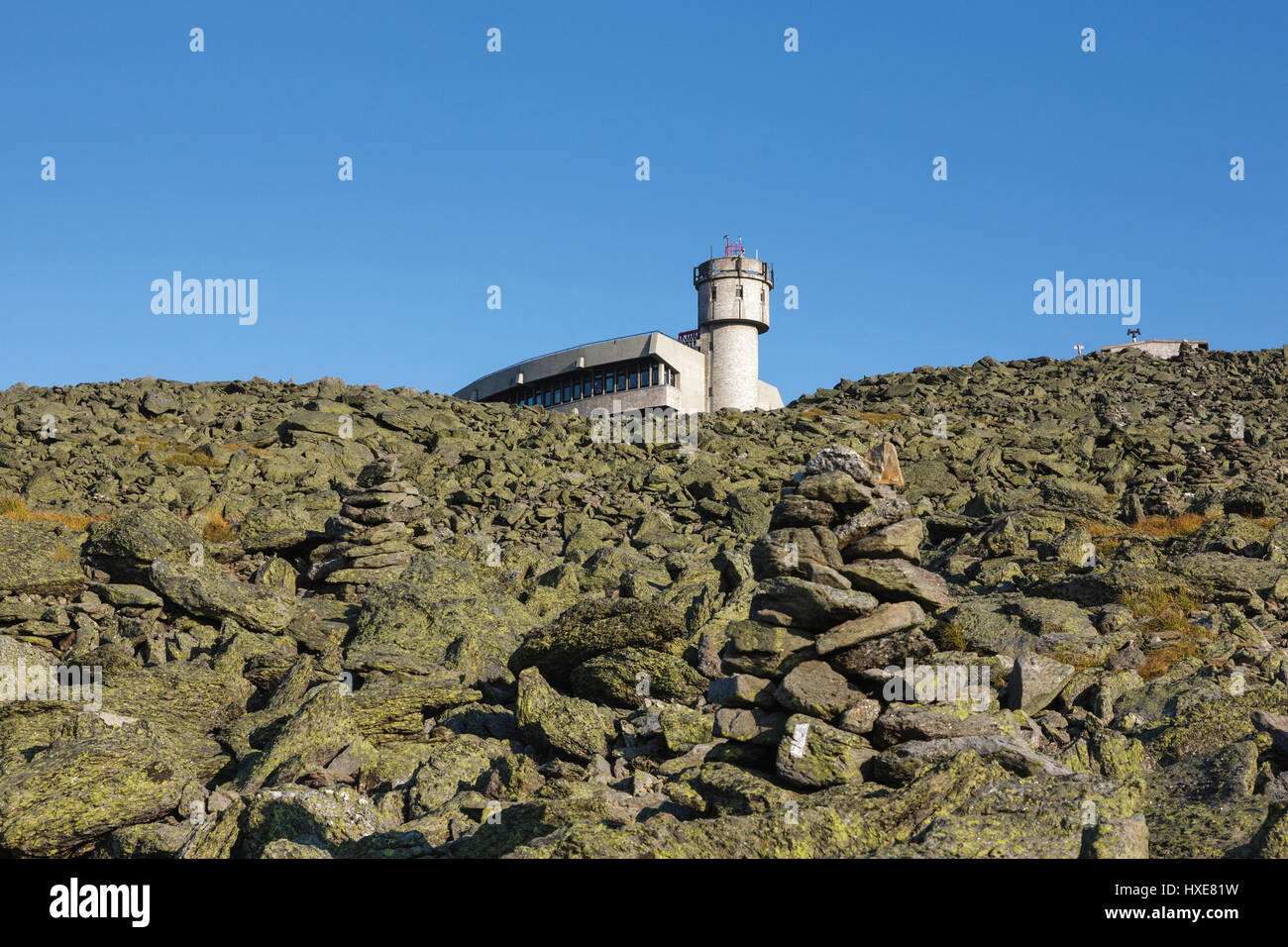 The Sherman Adams building on the summit of Mount Washington in the ...