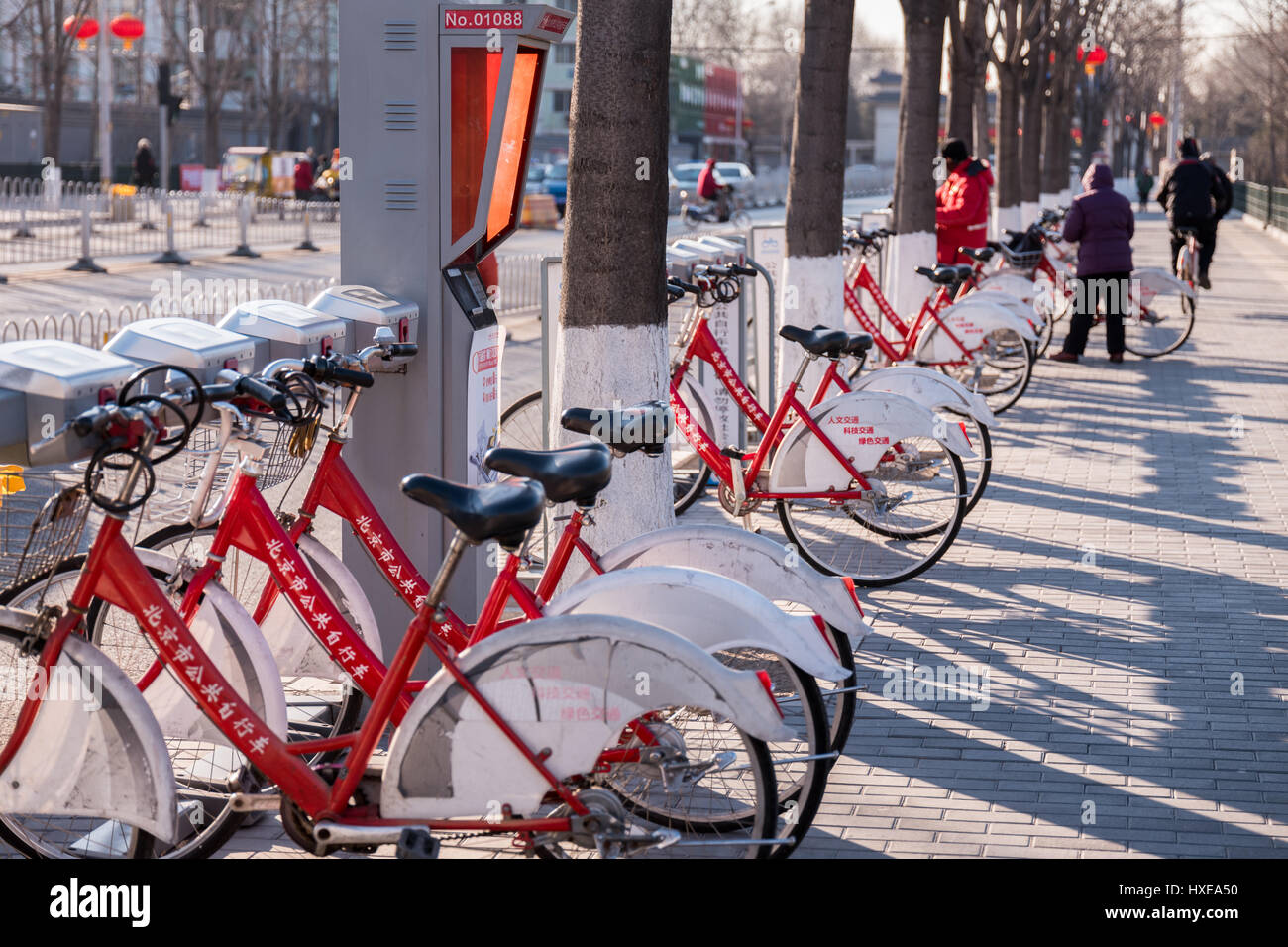 New cycle racks hi-res stock photography and images - Alamy