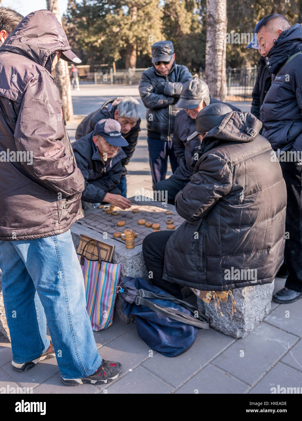 Elderly men playing checkers park hi-res stock photography and images ...