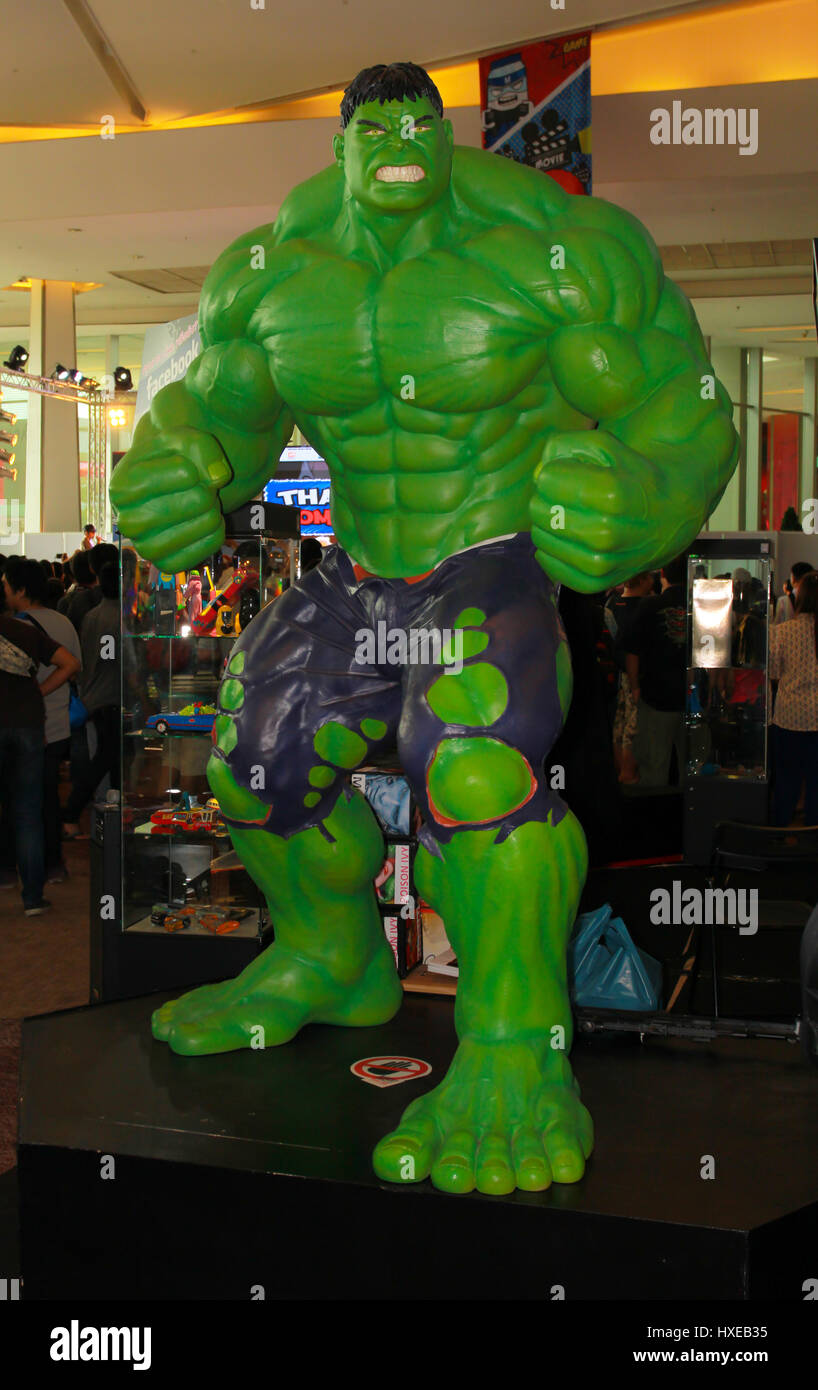 Hulk and spiderman hi-res stock photography and images - Alamy