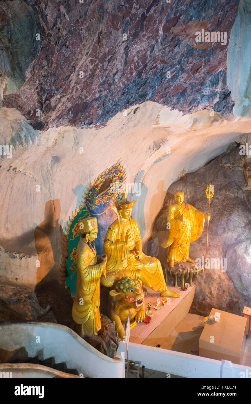 Perak Tong is a Chinese Buddhist temple built within a limestone cave ...