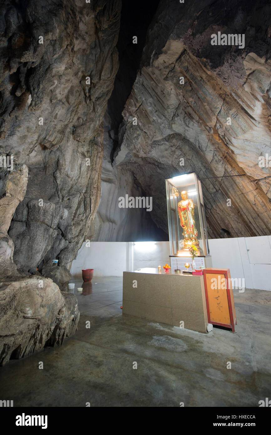 Perak Tong is a Chinese Buddhist temple built within a limestone cave ...