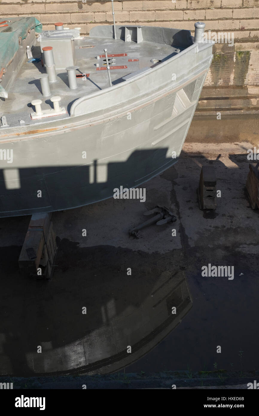 Unpowered barge Sabrina 5 being repaired and restored in Gloucester ...