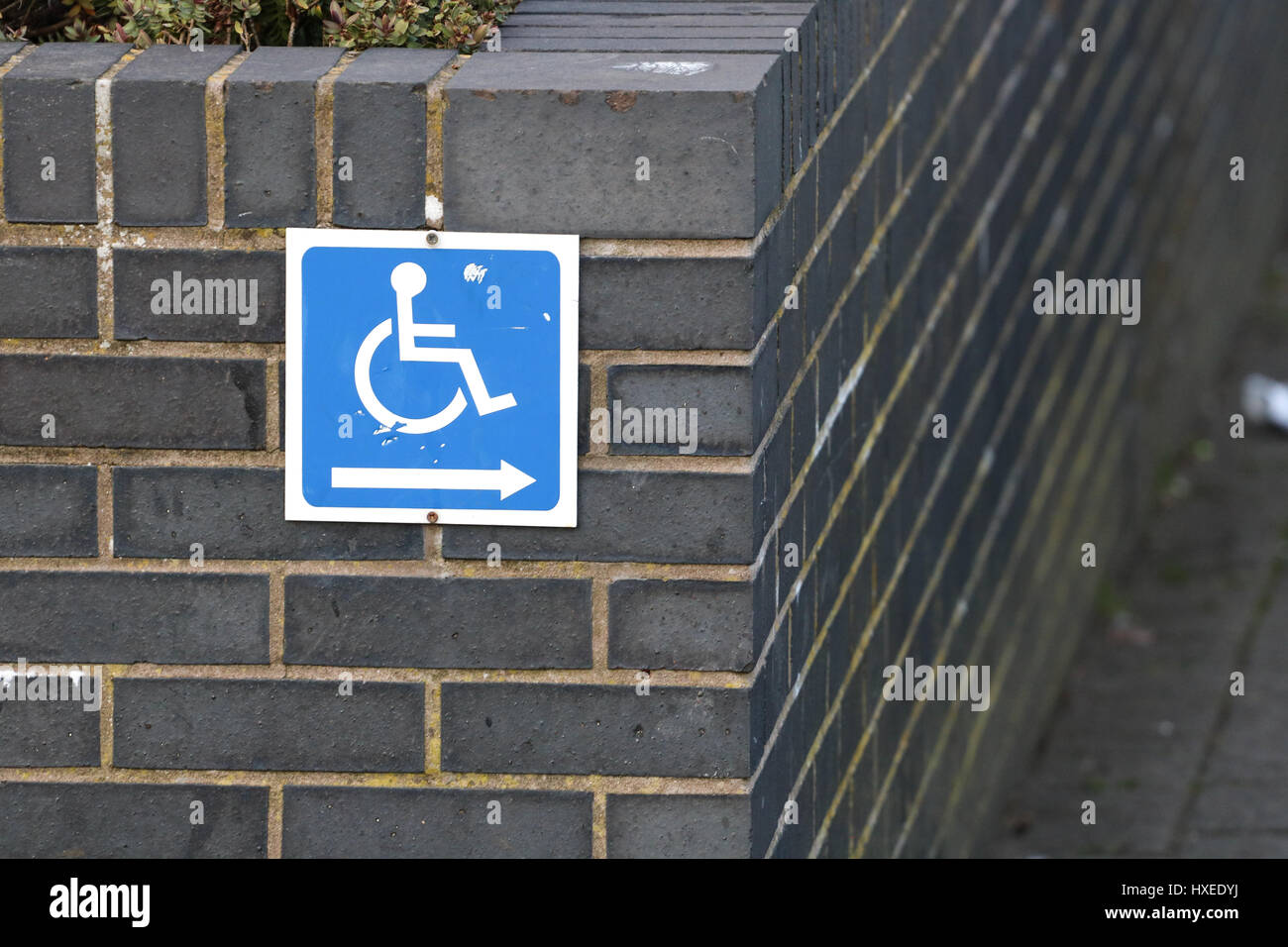 Disabled Access Sign, Didcot Orchard Center Stock Photo - Alamy