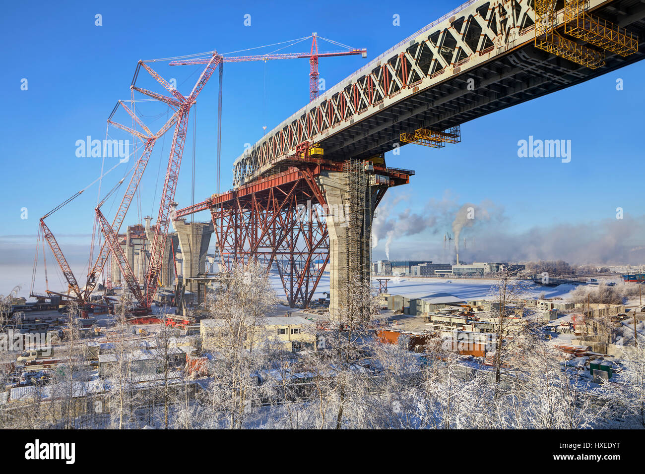Double deck road bridge hi-res stock photography and images - Alamy