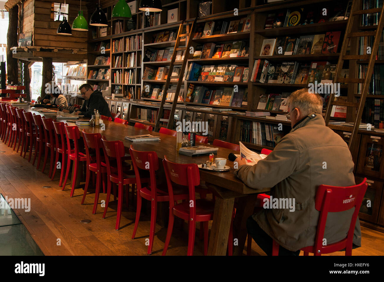 Brussels cafe bar hi-res stock photography and images - Alamy