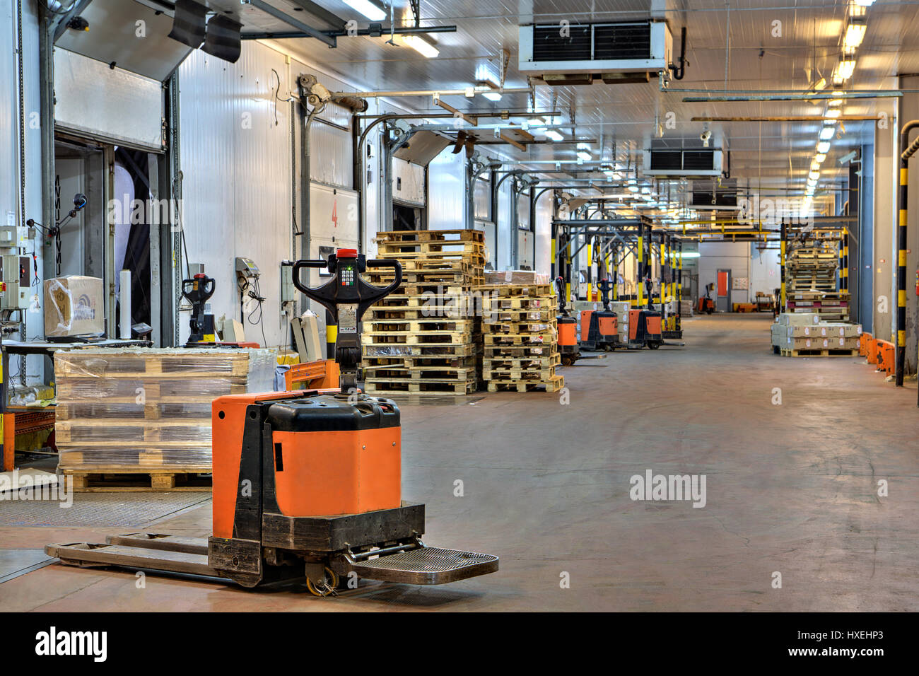 Interior loading dock hi-res stock photography and images - Alamy