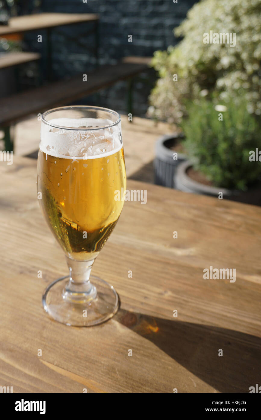 Summer beer garden background hi-res stock photography and images - Alamy