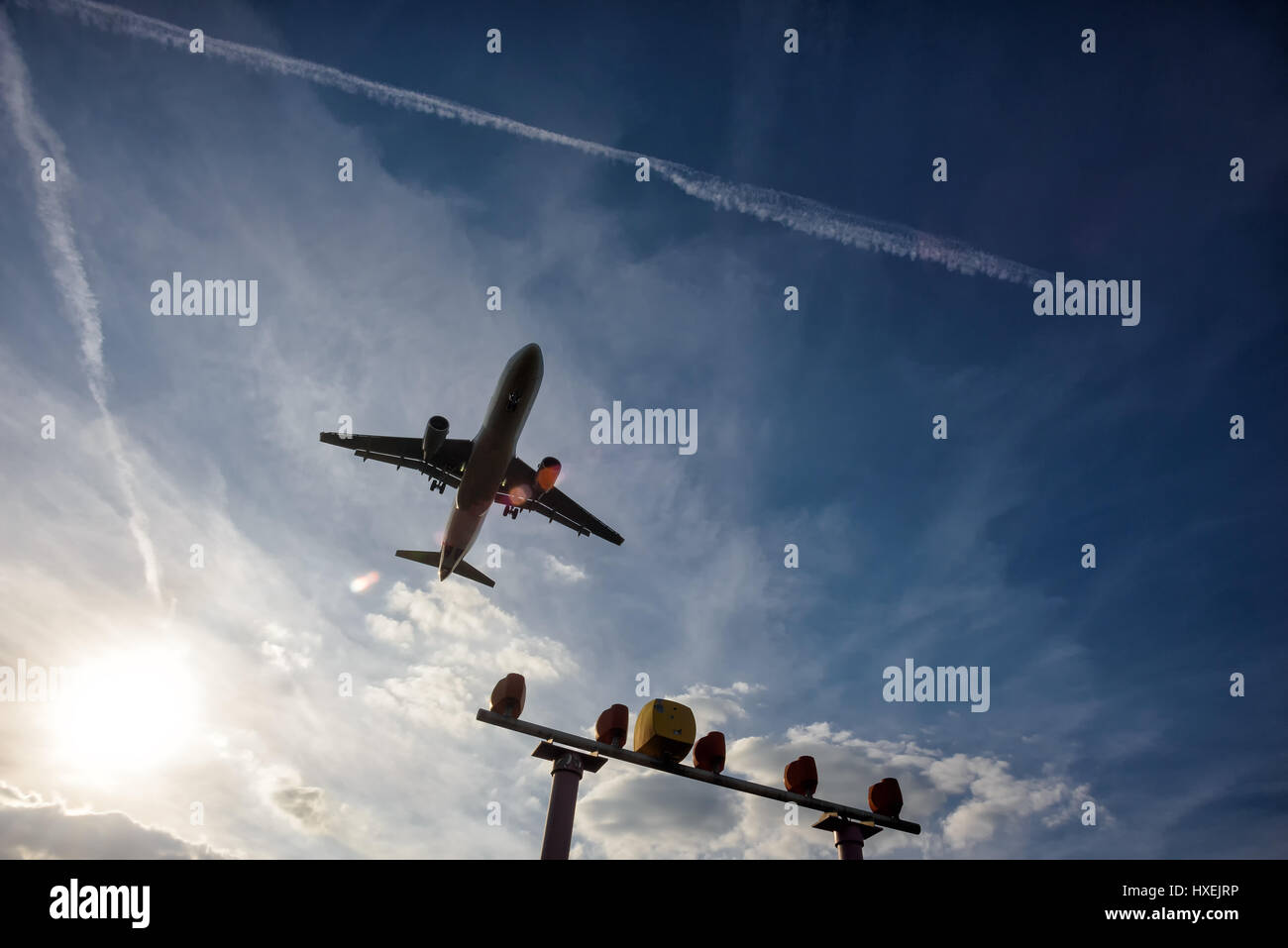 Landing entry hi-res stock photography and images - Alamy