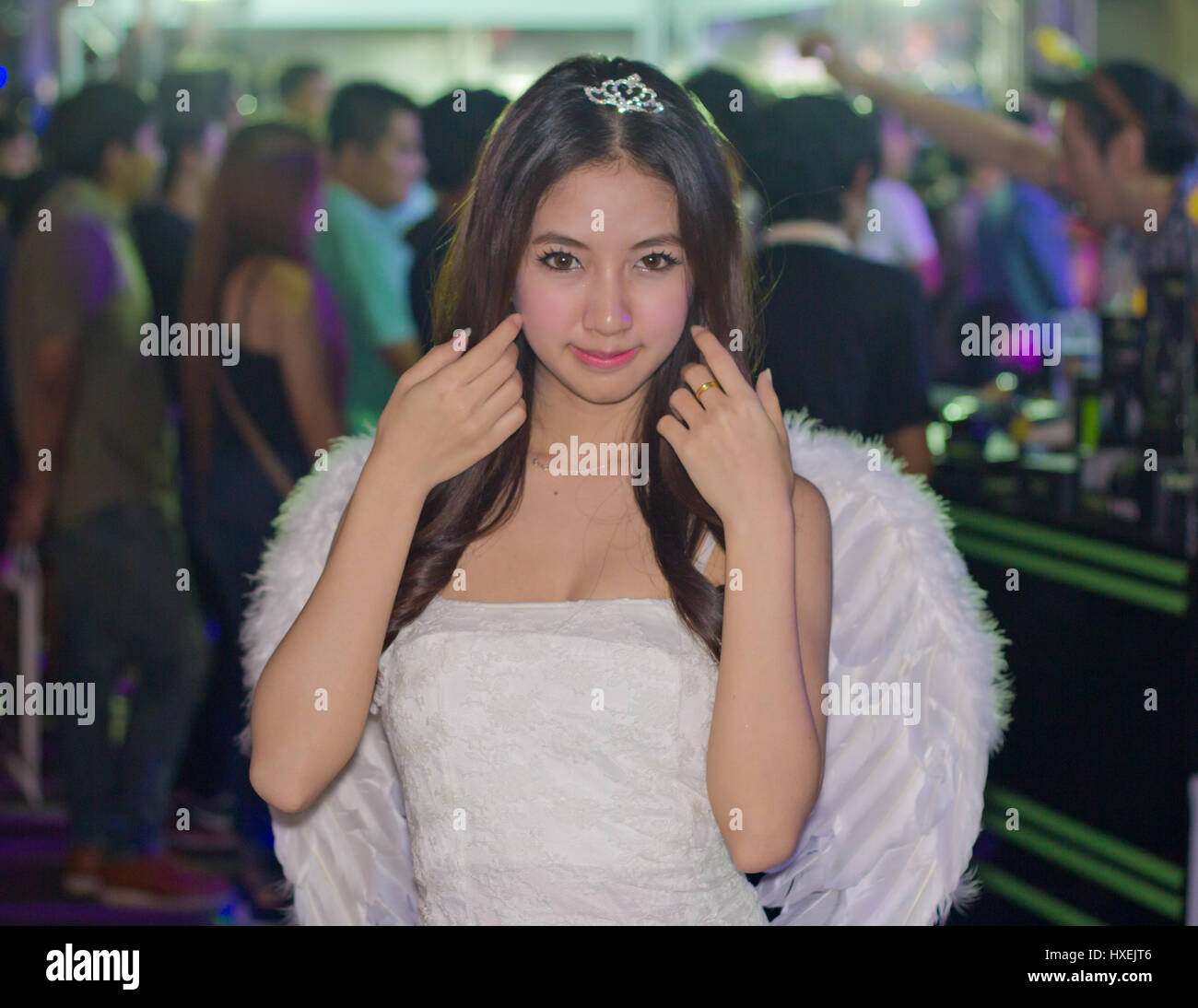 BANGKOK - OCT. 19: An unidentified Presenter pose in Thailand Game Show ...