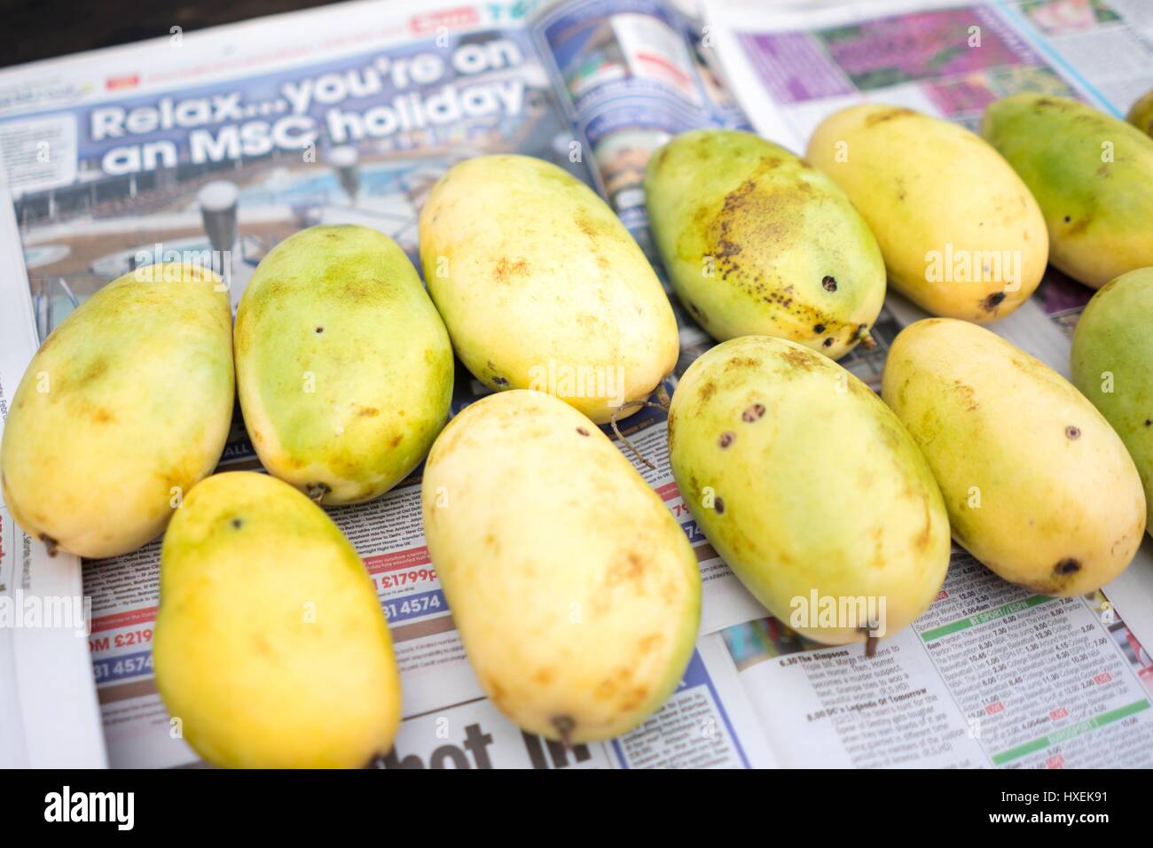 Philippines yellow mangoes Stock Photo - Alamy