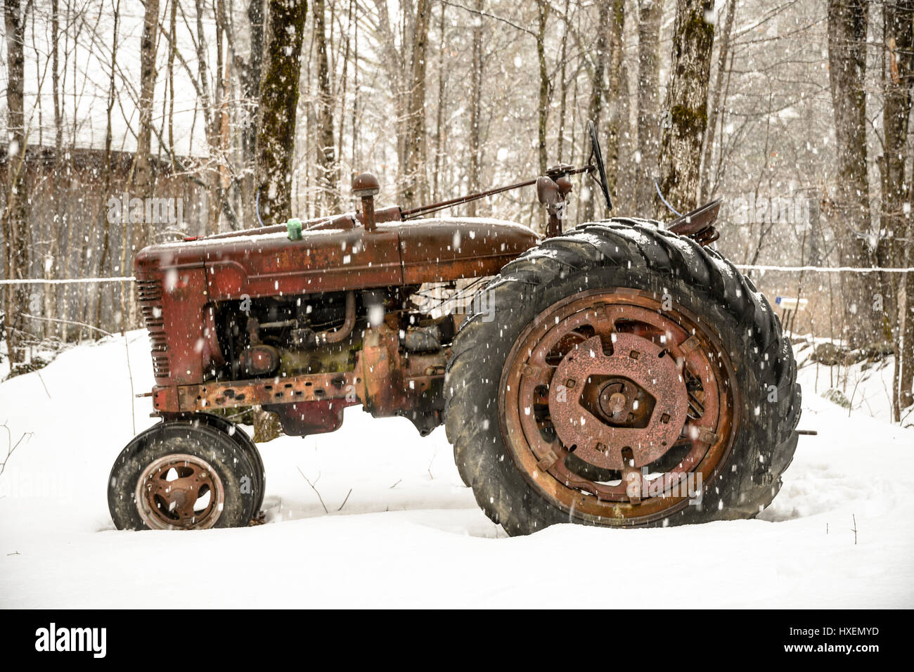 Antique tractor hi-res stock photography and images - Alamy