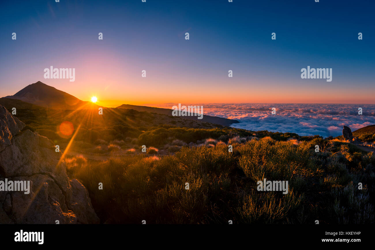 Sunset, sunset glow, cloudy sky, Volcano Teide and volcano landscape ...