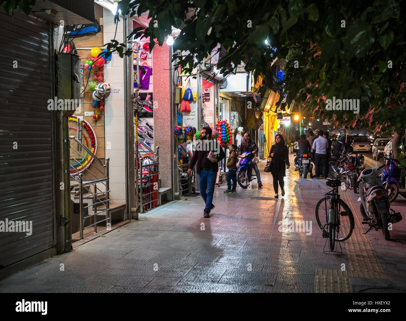 Isfahan street hi-res stock photography and images - Alamy