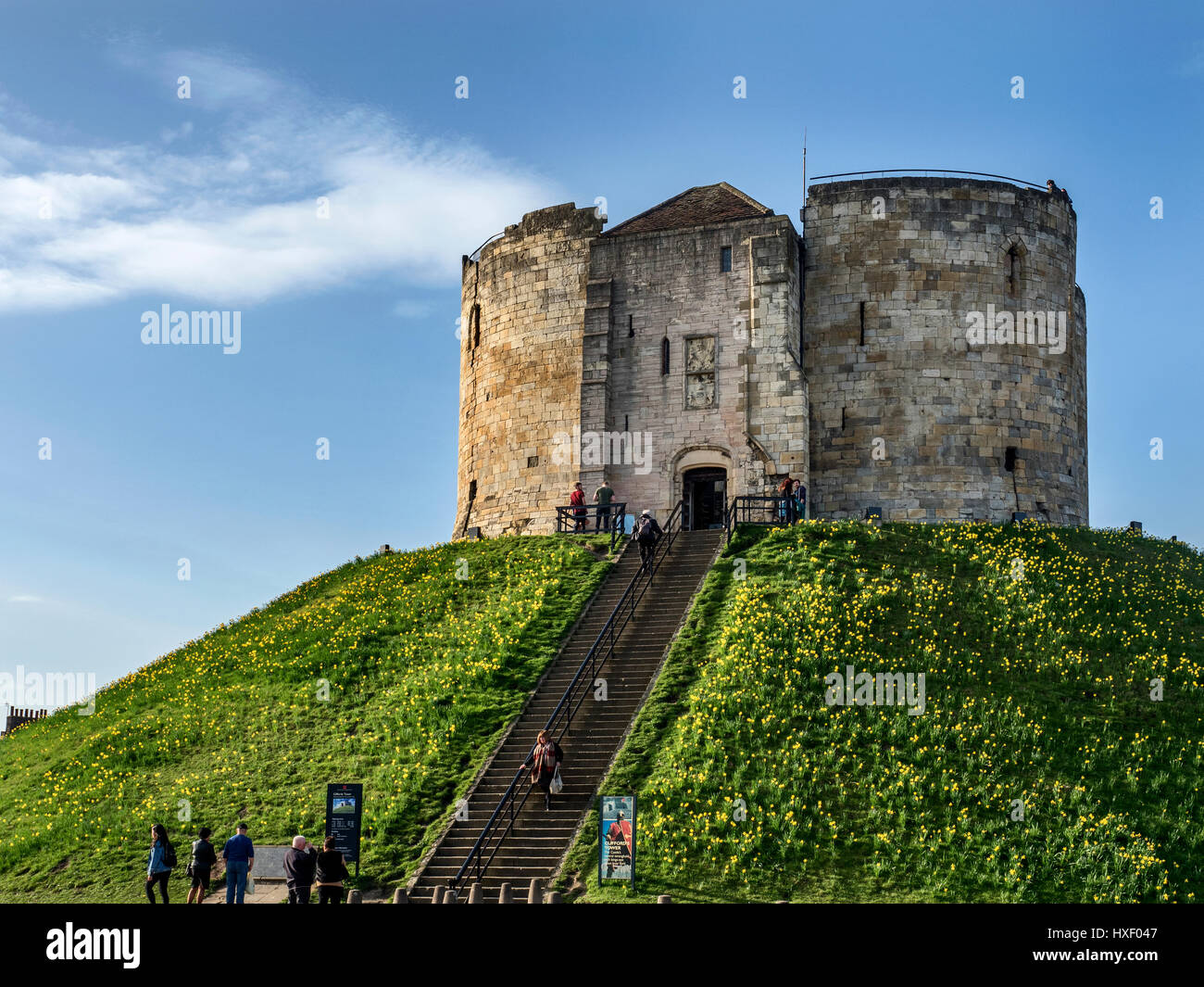 Daffodil cliffords tower york castle york hi-res stock photography and ...