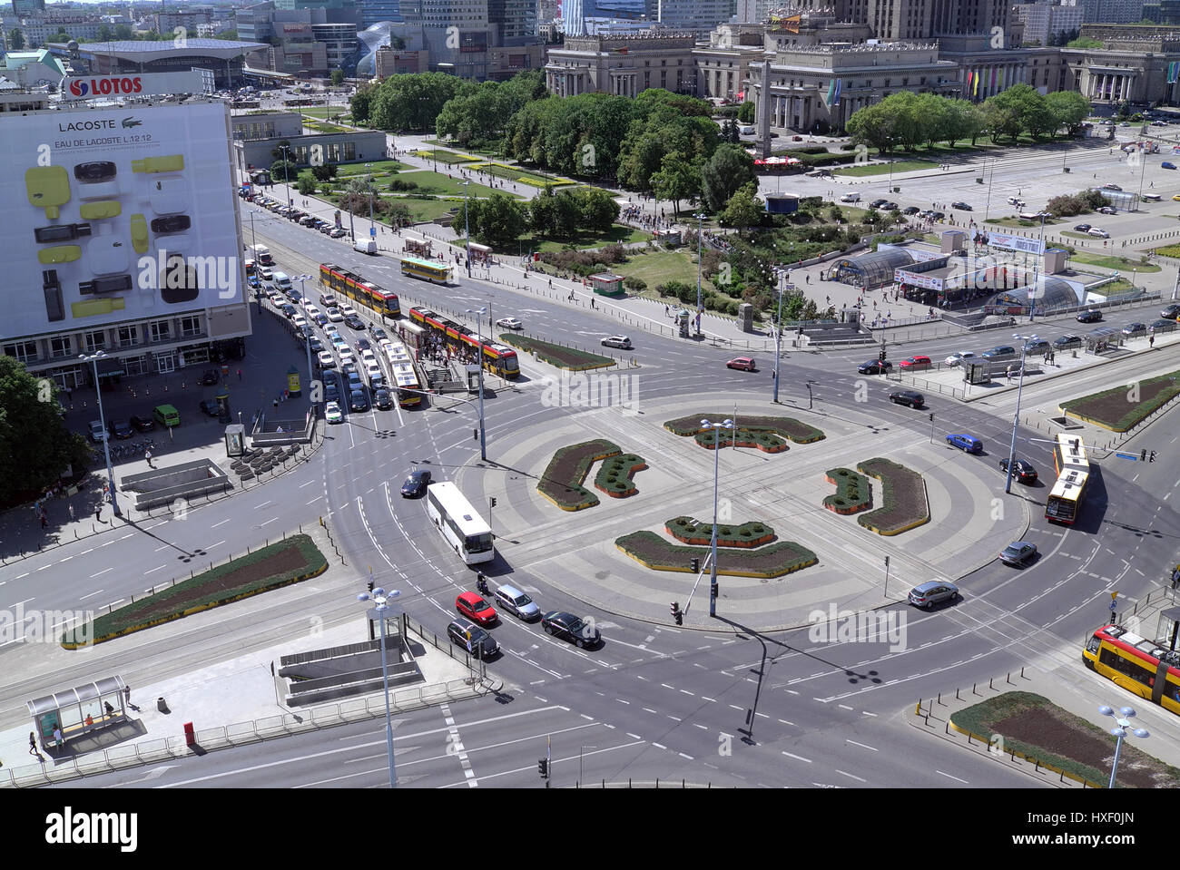 Traffic runs smooth at a roundabout in central Warsaw Stock Photo - Alamy