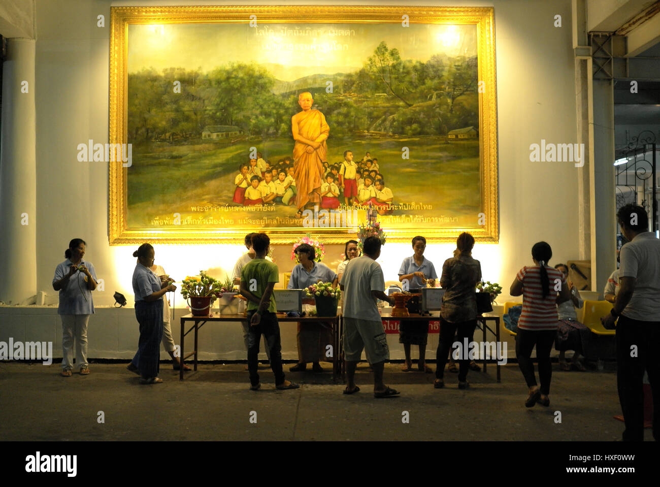 Vesak day at the Wat Dhammamongkol temple in Bangkok, Thailand Stock ...