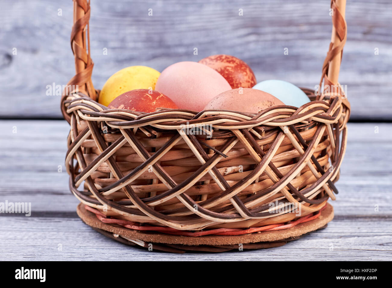 Easter wicker basket hi-res stock photography and images - Alamy