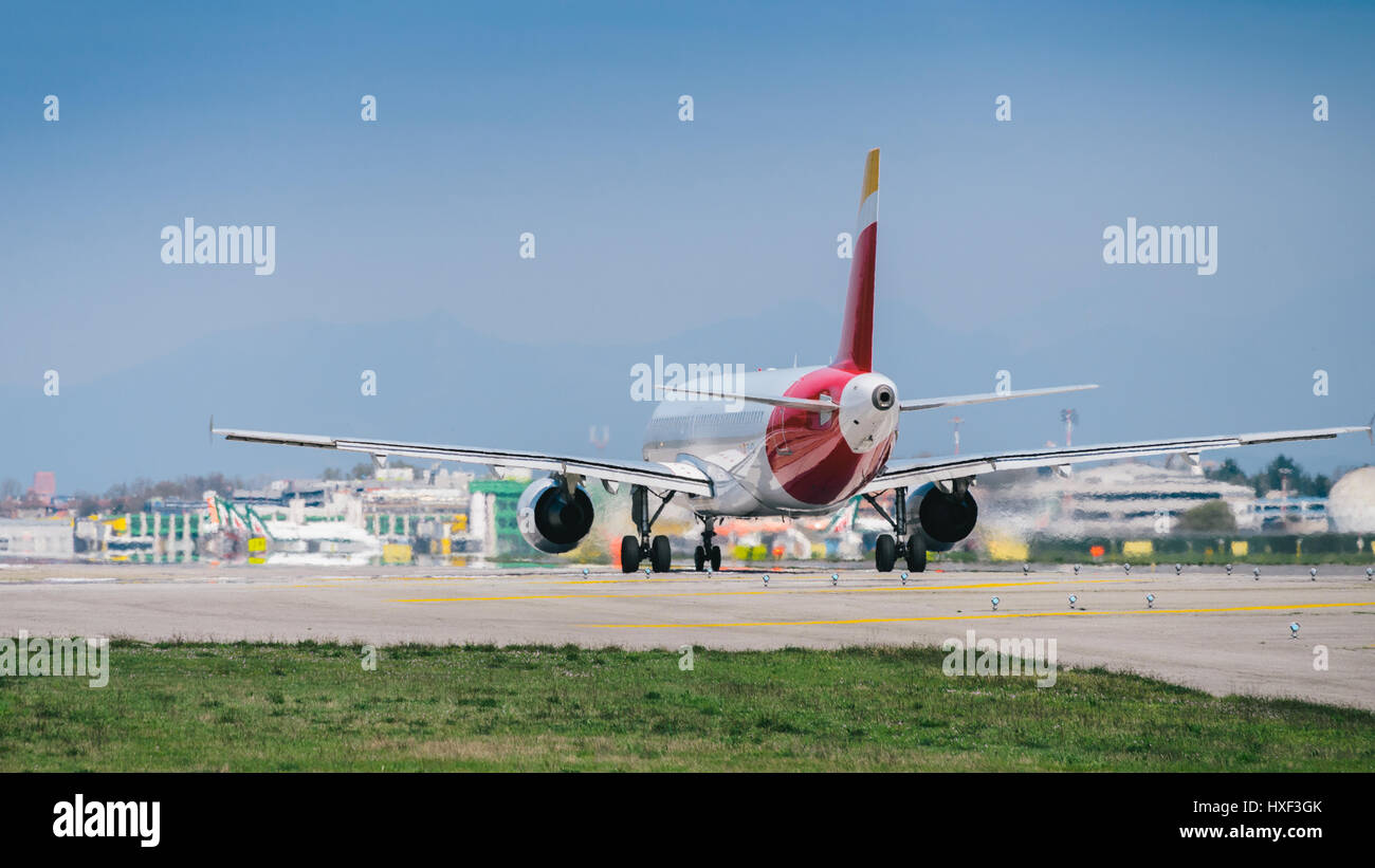 Linate airport hi-res stock photography and images - Alamy