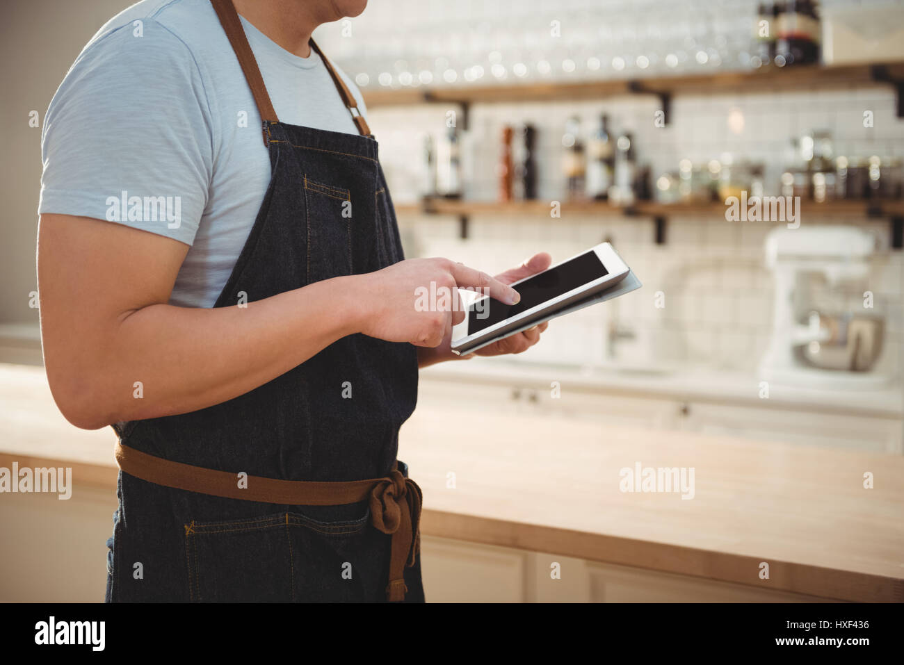Commercial kitchen screen hi-res stock photography and images - Alamy