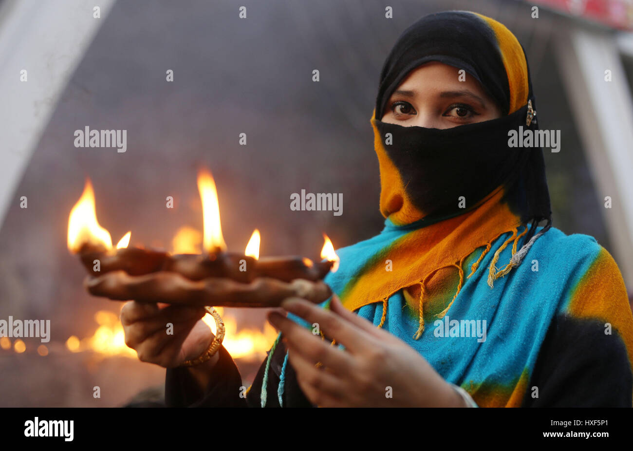 Lahore, Pakistan. 27th Mar, 2017. Pakistani devotee attends the last day of three- days 429th ...