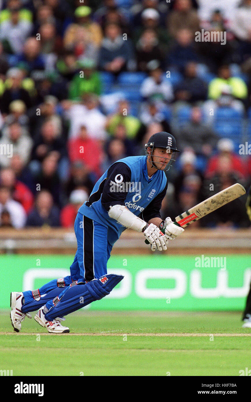 NICK KNIGHT ENGLAND & WARWICKSHIRE CCC HEADINGLEY LEEDS 17 June 2001 ...
