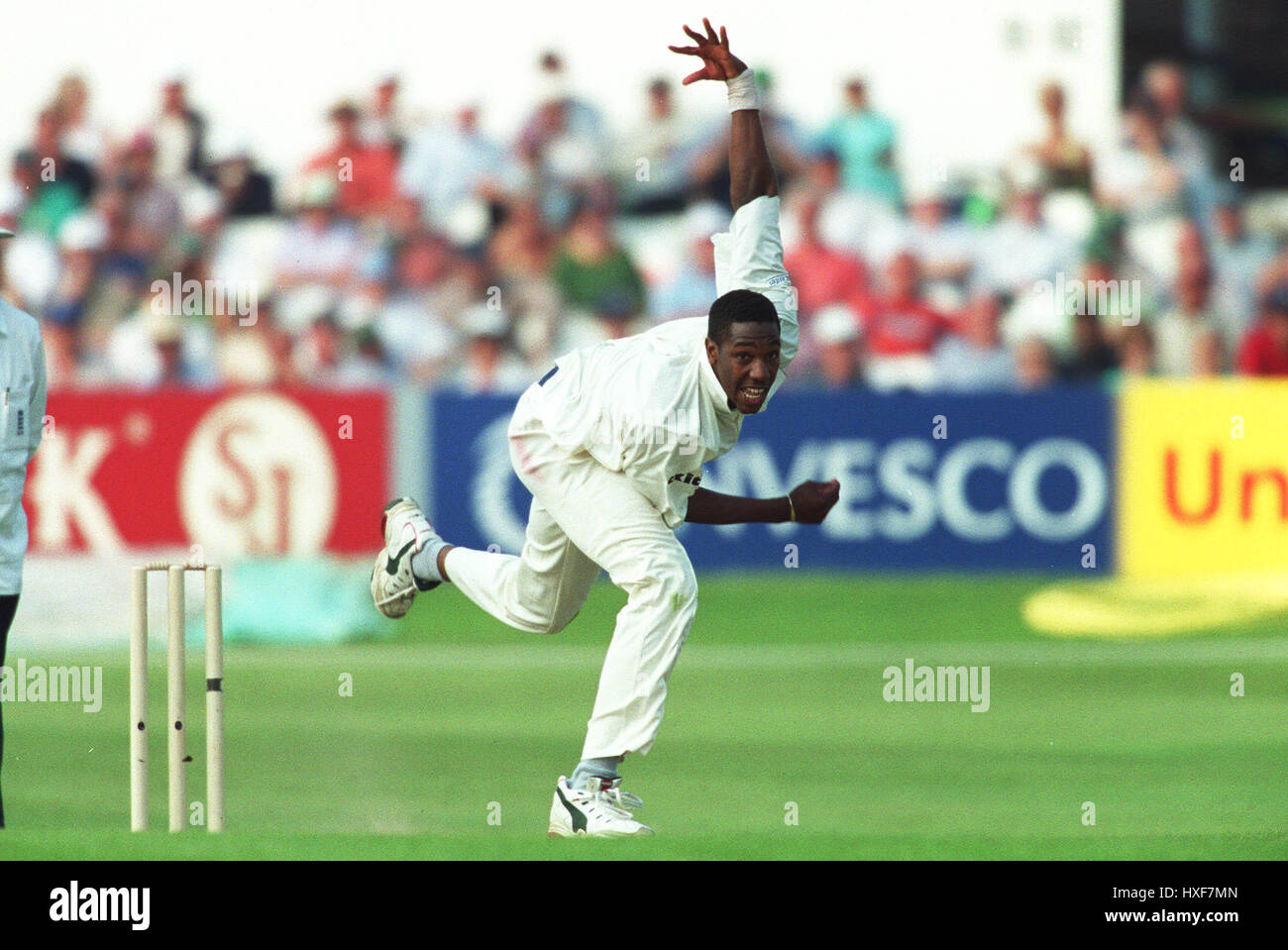 ALEX TUDOR SURREY CCC 09 May 2000 Stock Photo - Alamy