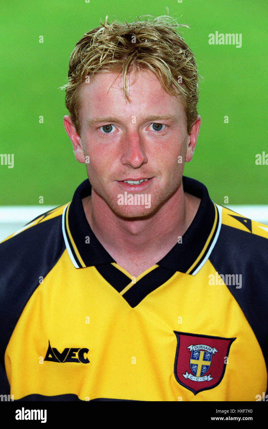 PAUL COLLINGWOOD DURHAM CCC 13 April 2000 Stock Photo - Alamy