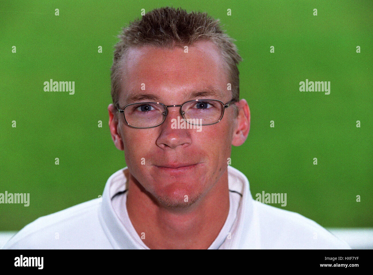 NICKY PHILLIPS DURHAM CCC 13 April 2000 Stock Photo - Alamy