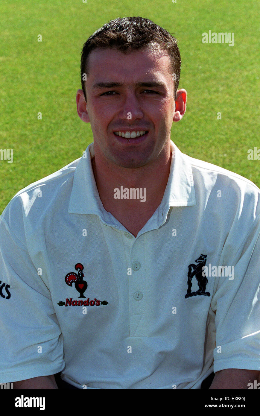 MICHAEL POWELL WARWICKSHIRE CCC 06 April 2000 Stock Photo - Alamy