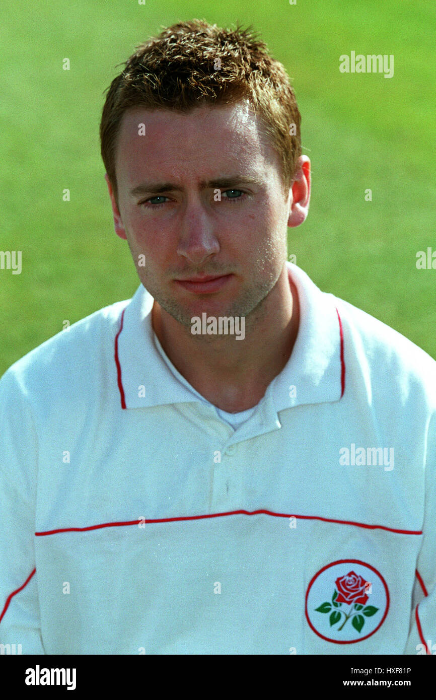 NATHAN WOOD LANCASHIRE CCC 05 April 2000 Stock Photo - Alamy