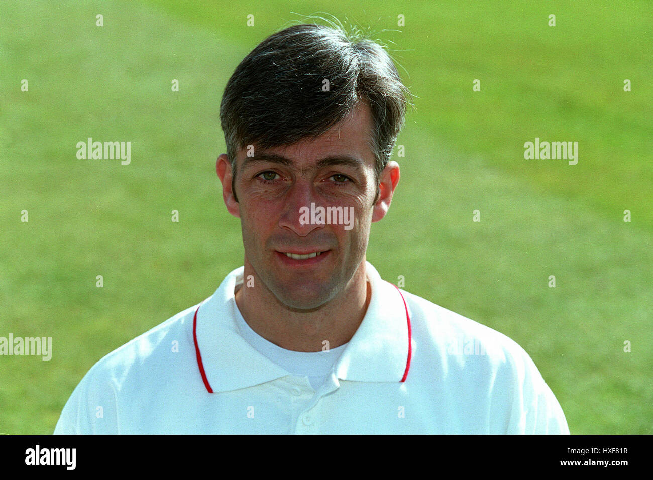 MIKE WATKINSON LANCASHIRE CCC 05 April 2000 Stock Photo - Alamy